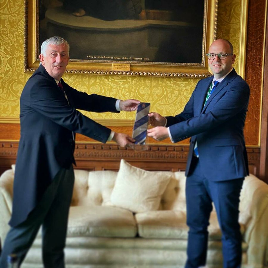 Simon Fell MP presents Raiders tie to the Speaker of the House of ...